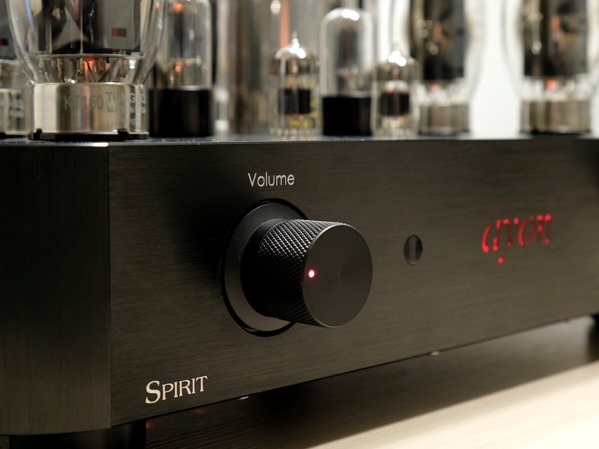 Test: High End Röhrenverstärker Ayon Spirit V - Der mit dem Soul tanzt ...