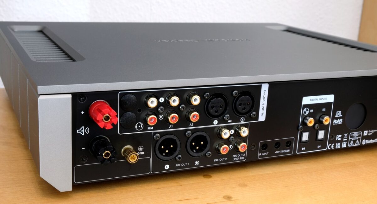 Test: Roksan Caspian 4G, High End Verstärker mit DAC, Phono-MM-Eingang ...
